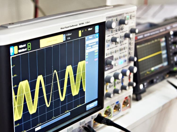 Tektronix 4 Series Vs Keysight Infiniivision X Series Oscilloscopes