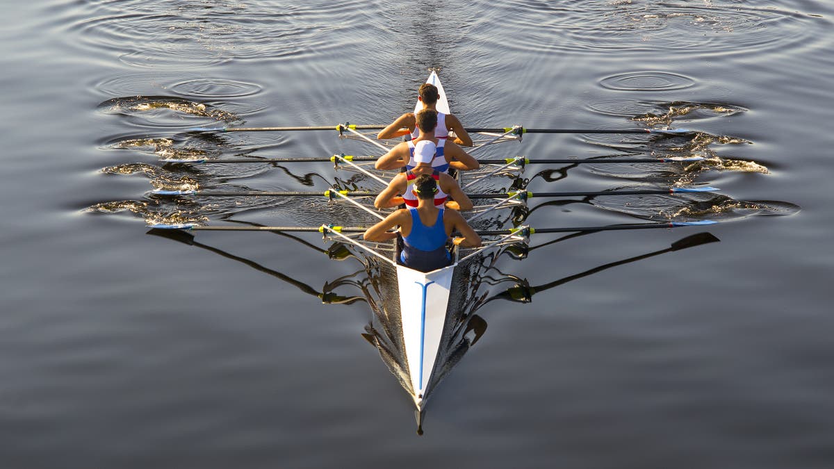 How to Generate Multi-Channel Phase-Stable and Phase-Coherent Signals